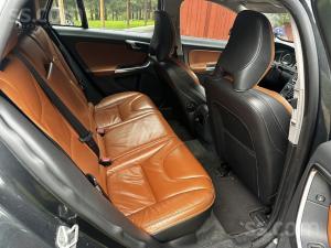 Grey Volvo V60 2014 in Riga, with an engine capacity of 2.40 L and mileage of 330 thousand km for 4200 €, photo 11 on AUTOMOTO.COM.LV