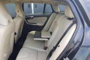 Pelēks Volvo V60 2014 Prienai, ar dzinēja tilpumu 2.40 L un nobraukumu 152 tūkst. km par 8450 €, foto 14 vietnē AUTOMOTO.COM.LV