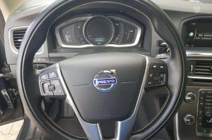 Pelēks Volvo V60 2014 Prienai, ar dzinēja tilpumu 2.40 L un nobraukumu 152 tūkst. km par 8450 €, foto 16 vietnē AUTOMOTO.COM.LV