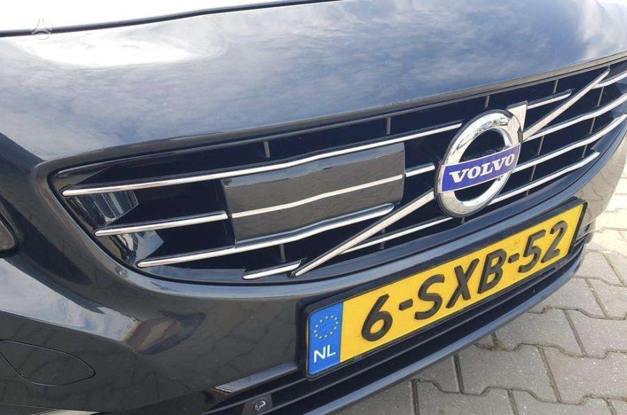 Pelēks Volvo V60 2014 Prienai, ar dzinēja tilpumu 2.40 L un nobraukumu 152 tūkst. km par 8450 €, foto 19 vietnē AUTOMOTO.COM.LV