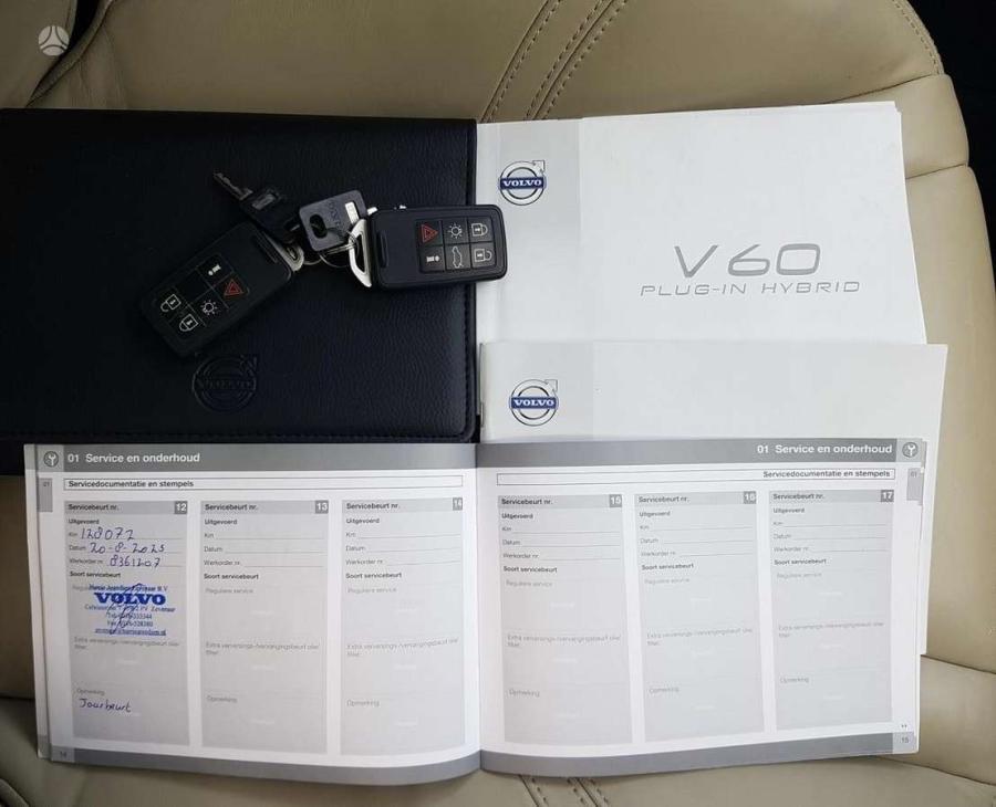Pelēks Volvo V60 2014 Prienai, ar dzinēja tilpumu 2.40 L un nobraukumu 152 tūkst. km par 8450 €, foto 22 vietnē AUTOMOTO.COM.LV