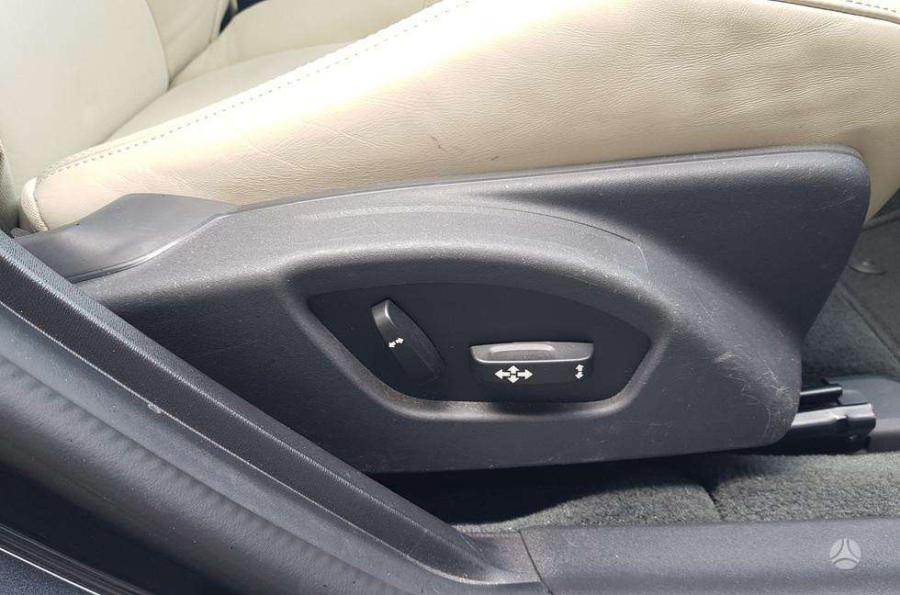 Pelēks Volvo V60 2014 Prienai, ar dzinēja tilpumu 2.40 L un nobraukumu 152 tūkst. km par 8450 €, foto 24 vietnē AUTOMOTO.COM.LV