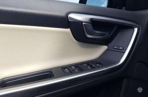 Pelēks Volvo V60 2014 Prienai, ar dzinēja tilpumu 2.40 L un nobraukumu 152 tūkst. km par 8450 €, foto 25 vietnē AUTOMOTO.COM.LV
