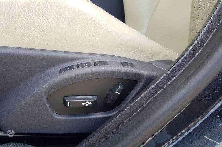 Pelēks Volvo V60 2014 Prienai, ar dzinēja tilpumu 2.40 L un nobraukumu 152 tūkst. km par 8450 €, foto 26 vietnē AUTOMOTO.COM.LV