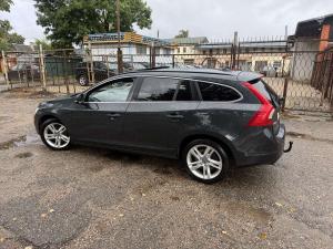 Grey Volvo V60 2014 in Ukmerge, with an engine capacity of 2.00 L and mileage of 300 thousand km for 5850 €, photo 9 on AUTOMOTO.COM.LV