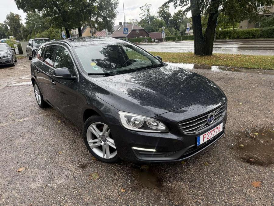 Grey Volvo V60 2014 in Ukmerge, with an engine capacity of 2.00 L and mileage of 300 thousand km for 5850 €, photo 10 on AUTOMOTO.COM.LV