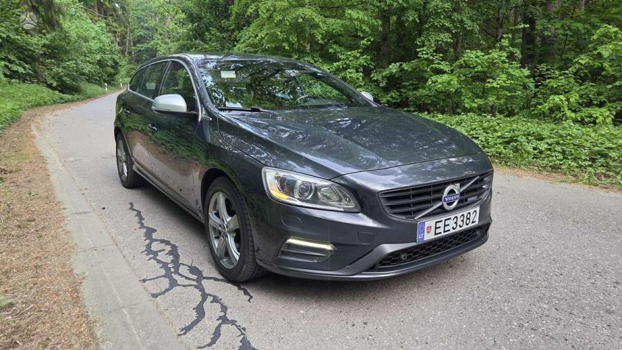 Pelēks Volvo V60 2014 Kauņa, ar dzinēja tilpumu 2.40 L un nobraukumu 282 tūkst. km par 6400 €, foto 11 vietnē AUTOMOTO.COM.LV