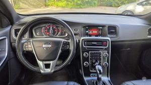 Pelēks Volvo V60 2014 Kauņa, ar dzinēja tilpumu 2.40 L un nobraukumu 282 tūkst. km par 6400 €, foto 17 vietnē AUTOMOTO.COM.LV