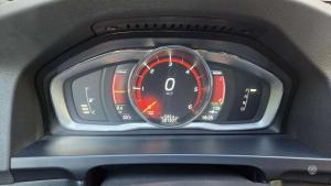 Pelēks Volvo V60 2014 Kauņa, ar dzinēja tilpumu 2.40 L un nobraukumu 282 tūkst. km par 6400 €, foto 19 vietnē AUTOMOTO.COM.LV