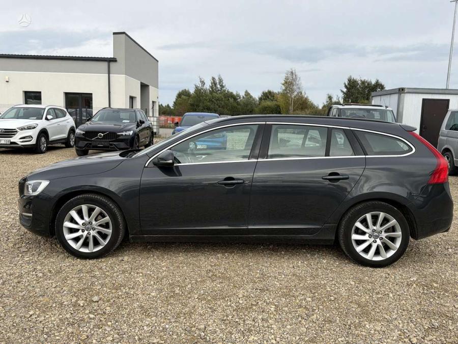 Pelēks Volvo V60 2014 Šauļi, ar dzinēja tilpumu 1.97 L un nobraukumu 347 tūkst. km par 6200 €, foto 10 vietnē AUTOMOTO.COM.LV