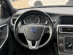 Pelēks Volvo V60 2014 Šauļi, ar dzinēja tilpumu 1.97 L un nobraukumu 347 tūkst. km par 6200 €, foto 17 vietnē AUTOMOTO.COM.LV