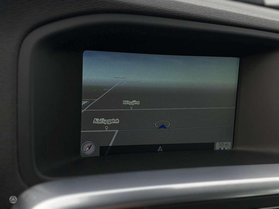 Pelēks Volvo V60 2014 Šauļi, ar dzinēja tilpumu 1.97 L un nobraukumu 347 tūkst. km par 6200 €, foto 23 vietnē AUTOMOTO.COM.LV