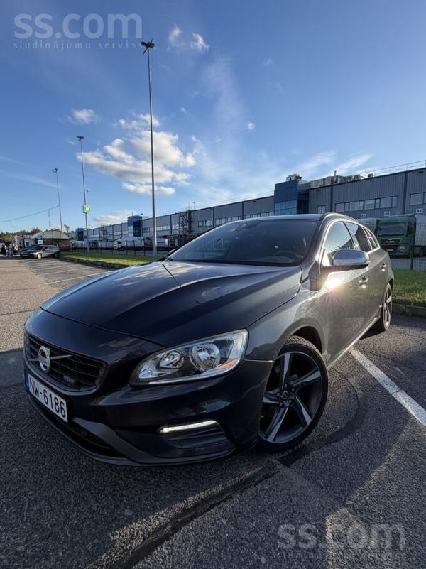 Volvo V60 2014 Rīga vietnē Pelēks Volvo V60 2014 Rīga, ar dzinēja tilpumu 2.00 L un nobraukumu 277 tūkst. km par 7550 €, foto 1 vietnē AUTOMOTO.COM.LV
