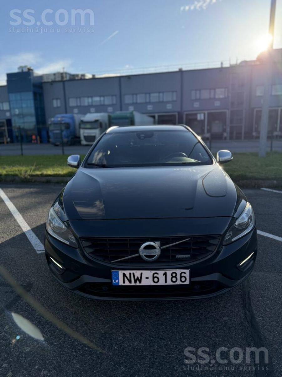 Pelēks Volvo V60 2014 Rīga, ar dzinēja tilpumu 2.00 L un nobraukumu 277 tūkst. km par 7550 €, foto 4 vietnē AUTOMOTO.COM.LV
