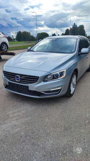 Pelēks Volvo V60 2014 Marijampole, ar dzinēja tilpumu 2.40 L un nobraukumu 286 tūkst. km par 8200 €, foto  vietnē AUTOMOTO.COM.LV