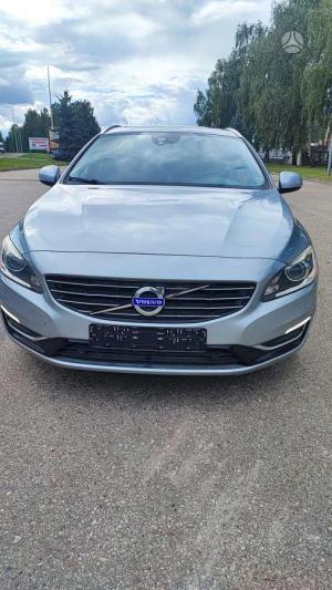 Pelēks Volvo V60 2014 Marijampole, ar dzinēja tilpumu 2.40 L un nobraukumu 286 tūkst. km par 8200 €, foto 3 vietnē AUTOMOTO.COM.LV