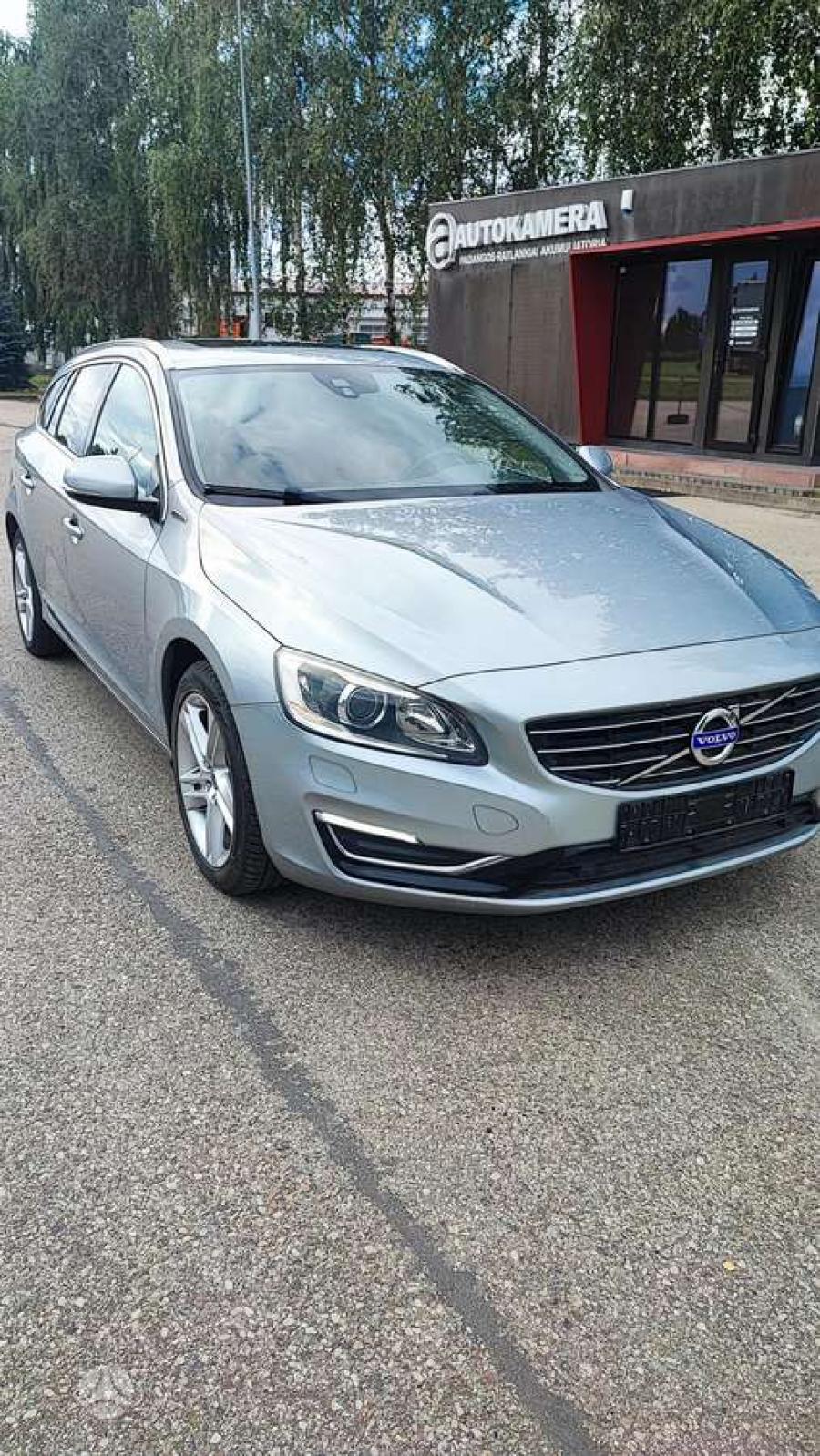 Pelēks Volvo V60 2014 Marijampole, ar dzinēja tilpumu 2.40 L un nobraukumu 286 tūkst. km par 8200 €, foto 4 vietnē AUTOMOTO.COM.LV