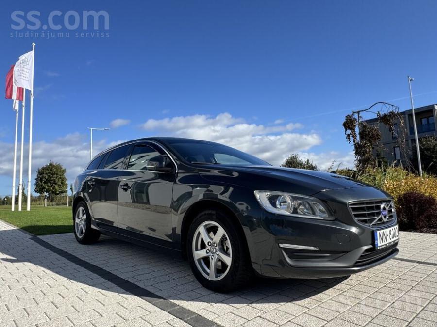 Pelēks Volvo V60 2014 Rīga, ar dzinēja tilpumu 2.00 L un nobraukumu 345 tūkst. km par 7000 €, foto 5 vietnē AUTOMOTO.COM.LV