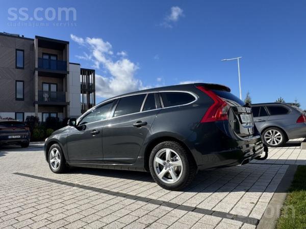 Grey Volvo V60 2014 in Riga, with an engine capacity of 2.00 L and mileage of 345 thousand km for 7000 €, photo 6 on AUTOMOTO.COM.LV