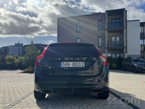 Pelēks Volvo V60 2014 Rīga, ar dzinēja tilpumu 2.00 L un nobraukumu 345 tūkst. km par 7000 €, foto 8 vietnē AUTOMOTO.COM.LV