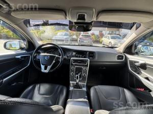 Pelēks Volvo V60 2014 Rīga, ar dzinēja tilpumu 2.00 L un nobraukumu 345 tūkst. km par 7000 €, foto 10 vietnē AUTOMOTO.COM.LV