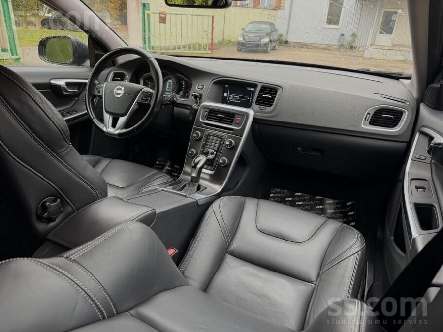 Pelēks Volvo V60 2014 Tukums, ar dzinēja tilpumu 2.00 L un nobraukumu 269 tūkst. km par 5700 €, foto 6 vietnē AUTOMOTO.COM.LV
