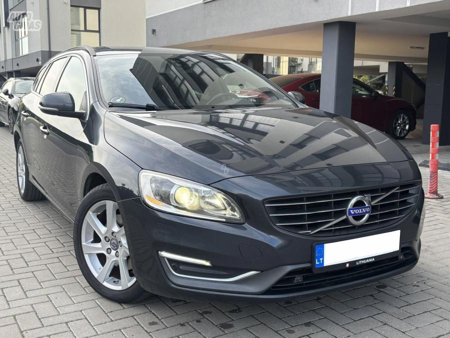 Pelēks Volvo V60 2014 Kauņa, ar dzinēja tilpumu 2.00 L un nobraukumu 280 tūkst. km par 5000 €, foto 3 vietnē AUTOMOTO.COM.LV
