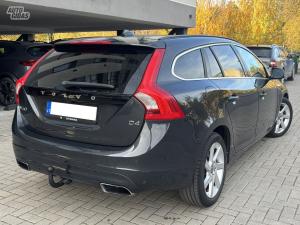 Pelēks Volvo V60 2014 Kauņa, ar dzinēja tilpumu 2.00 L un nobraukumu 280 tūkst. km par 5000 €, foto 4 vietnē AUTOMOTO.COM.LV