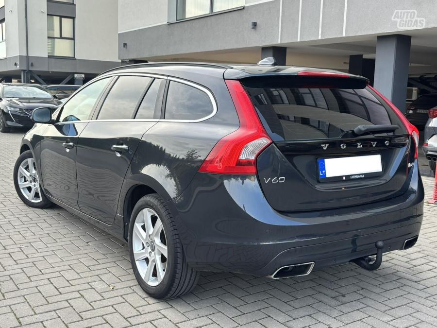Pelēks Volvo V60 2014 Kauņa, ar dzinēja tilpumu 2.00 L un nobraukumu 280 tūkst. km par 5000 €, foto 9 vietnē AUTOMOTO.COM.LV