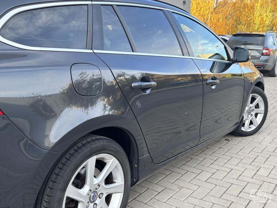 Pelēks Volvo V60 2014 Kauņa, ar dzinēja tilpumu 2.00 L un nobraukumu 280 tūkst. km par 5000 €, foto 11 vietnē AUTOMOTO.COM.LV