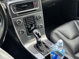 Pelēks Volvo V60 2014 Kauņa, ar dzinēja tilpumu 2.00 L un nobraukumu 280 tūkst. km par 5000 €, foto 17 vietnē AUTOMOTO.COM.LV