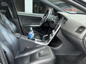 Pelēks Volvo V60 2014 Kauņa, ar dzinēja tilpumu 2.00 L un nobraukumu 280 tūkst. km par 5000 €, foto 21 vietnē AUTOMOTO.COM.LV