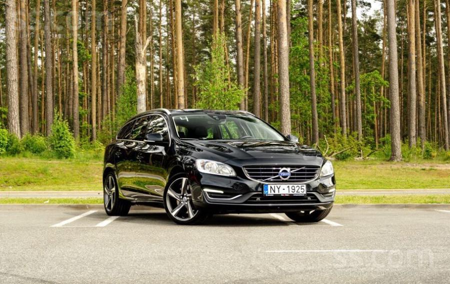 Grey Volvo V60 2015 in Riga, with an engine capacity of 2.40 L and mileage of 162 thousand km for 9990 €, photo 2 on AUTOMOTO.COM.LV
