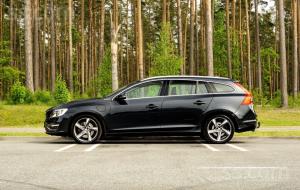 Grey Volvo V60 2015 in Riga, with an engine capacity of 2.40 L and mileage of 162 thousand km for 9990 €, photo 4 on AUTOMOTO.COM.LV