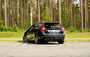Grey Volvo V60 2015 in Riga, with an engine capacity of 2.40 L and mileage of 162 thousand km for 9990 €, photo 7 on AUTOMOTO.COM.LV