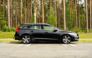 Grey Volvo V60 2015 in Riga, with an engine capacity of 2.40 L and mileage of 162 thousand km for 9990 €, photo 8 on AUTOMOTO.COM.LV