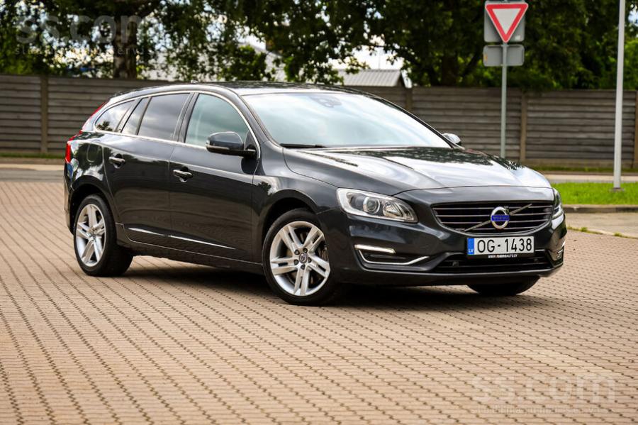 Grey Volvo V60 2015 in Jelgava, with an engine capacity of 2.40 L and mileage of 0 thousand km for 9350 €, photo 3 on AUTOMOTO.COM.LV