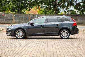 Grey Volvo V60 2015 in Jelgava, with an engine capacity of 2.40 L and mileage of 0 thousand km for 9350 €, photo 8 on AUTOMOTO.COM.LV