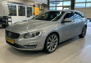 Pelēks Volvo V60 2015 Marijampole, ar dzinēja tilpumu 2.40 L un nobraukumu 218 tūkst. km par 9200 €, foto  vietnē AUTOMOTO.COM.LV