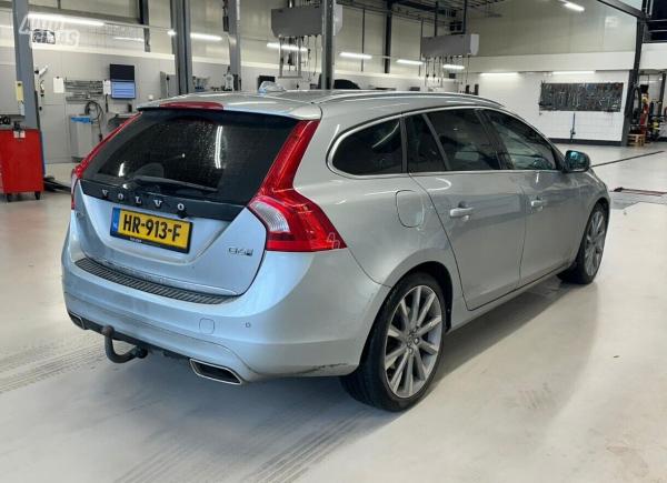 Grey Volvo V60 2015 in Marijampole, with an engine capacity of 2.40 L and mileage of 218 thousand km for 9200 €, photo 3 on AUTOMOTO.COM.LV