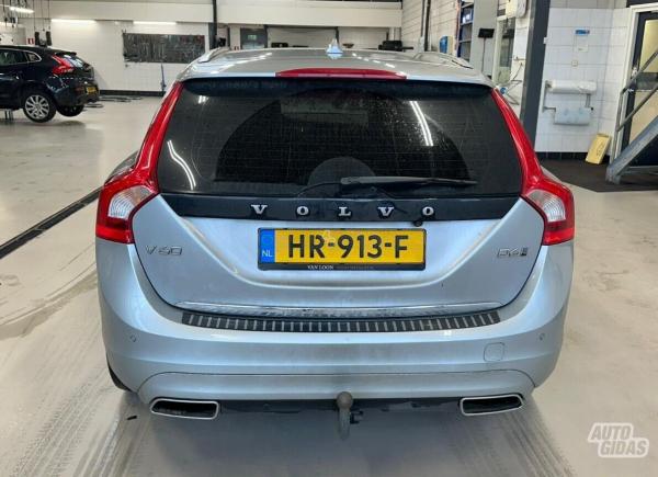 Grey Volvo V60 2015 in Marijampole, with an engine capacity of 2.40 L and mileage of 218 thousand km for 9200 €, photo 4 on AUTOMOTO.COM.LV