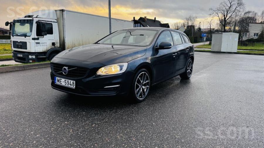 Grey Volvo V60 2015 in Riga, with an engine capacity of 2.00 L and mileage of 341 thousand km for 5500 €, photo 1 on AUTOMOTO.COM.LV