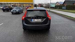 Grey Volvo V60 2015 in Riga, with an engine capacity of 2.00 L and mileage of 341 thousand km for 5500 €, photo 3 on AUTOMOTO.COM.LV