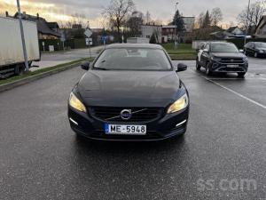 Grey Volvo V60 2015 in Riga, with an engine capacity of 2.00 L and mileage of 341 thousand km for 5500 €, photo 5 on AUTOMOTO.COM.LV