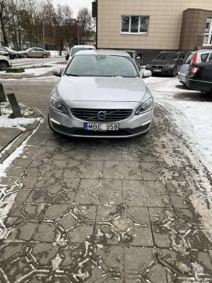 Grey Volvo V60 2015 in Panevezys, with an engine capacity of 1.56 L and mileage of 181 thousand km for 6500 €, photo  on AUTOMOTO.COM.LV