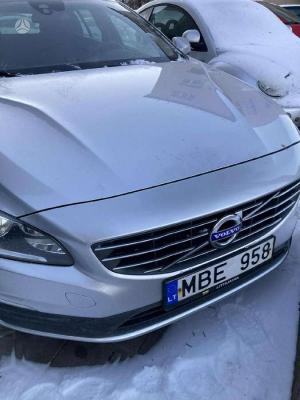 Grey Volvo V60 2015 in Panevezys, with an engine capacity of 1.56 L and mileage of 181 thousand km for 6500 €, photo 5 on AUTOMOTO.COM.LV