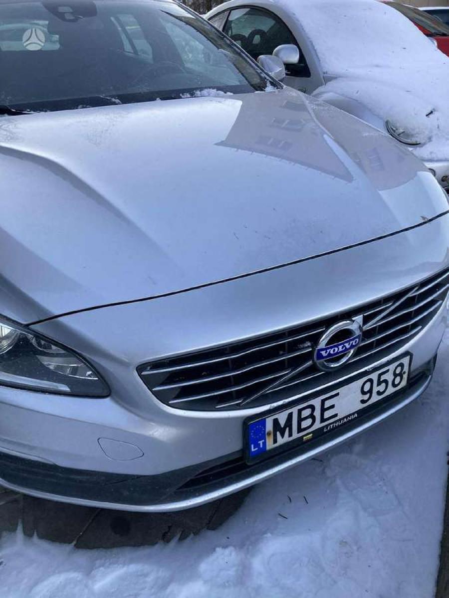 Grey Volvo V60 2015 in Panevezys, with an engine capacity of 1.56 L and mileage of 181 thousand km for 6500 €, photo 5 on AUTOMOTO.COM.LV