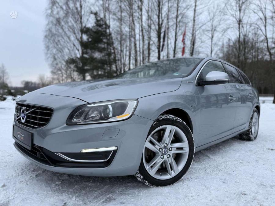 Grey Volvo V60 2015 in Kazlu Ruda, with an engine capacity of 2.40 L and mileage of 261 thousand km for 7500 €, photo 6 on AUTOMOTO.COM.LV