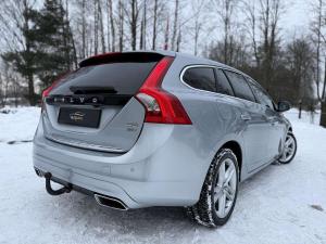 Grey Volvo V60 2015 in Kazlu Ruda, with an engine capacity of 2.40 L and mileage of 261 thousand km for 7500 €, photo 8 on AUTOMOTO.COM.LV