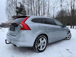 Grey Volvo V60 2015 in Kazlu Ruda, with an engine capacity of 2.40 L and mileage of 261 thousand km for 7500 €, photo 9 on AUTOMOTO.COM.LV